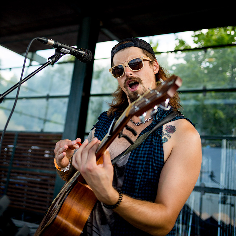 Esiintyjät laivalla | Eckerö Line